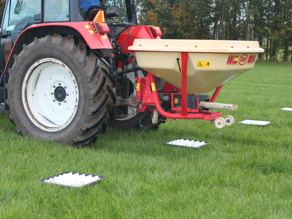 Spreader calibration and testing tools