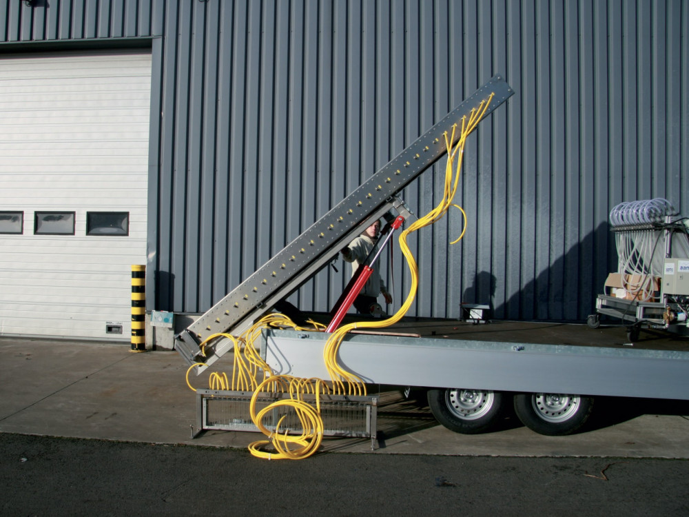 Vertical patternator with lamellae